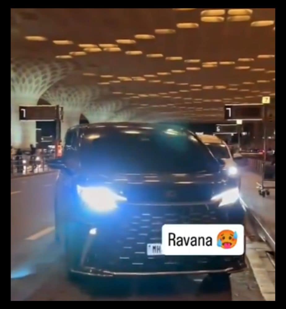 Yash Black Car: ರಾಕಿಂಗ್ ಸ್ಟಾರ್ ದುಬಾರಿ ಕಾರ್; ಈ ಐಷಾರಾಮಿ ಕಾರಿನ ಬೆಲೆ ಎಷ್ಟು ...