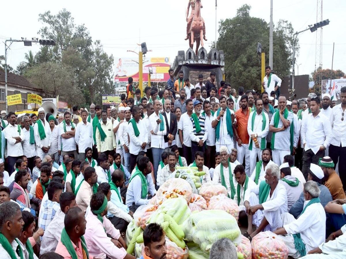Farmers Protest: ಬೆಳಗಾವಿಯಲ್ಲಿ ಮುಂದುವರೆದ ಕಬ್ಬಿನ ಕಿಚ್ಚು, ರೈತರ ಅಹೋರಾತ್ರಿ ...