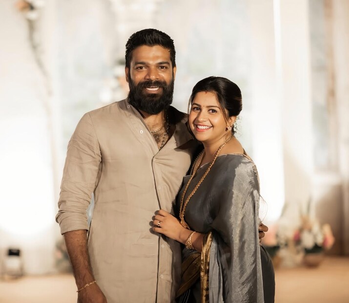 Anchor Anushree: ಬೆಳಕಲ್ಲೂ, ಕತ್ತಲಲ್ಲೂ ಬೆಳಗೋ ಬೆಳಕು, ಪ್ರೀತಿ ತುಂಬಿದ ಈ ನಗು ...