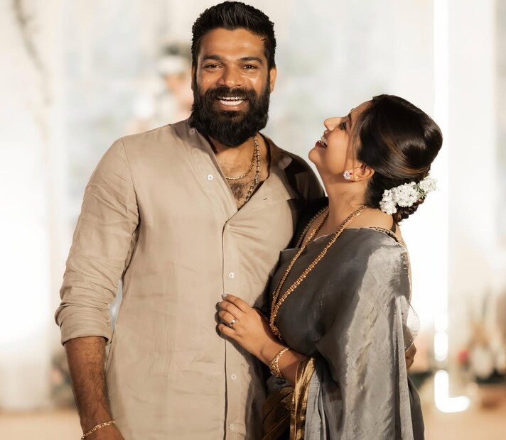 Anchor Anushree: ಬೆಳಕಲ್ಲೂ, ಕತ್ತಲಲ್ಲೂ ಬೆಳಗೋ ಬೆಳಕು, ಪ್ರೀತಿ ತುಂಬಿದ ಈ ನಗು ...