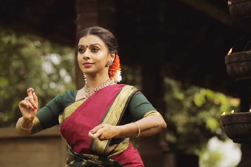 Malayalam News - Singer Sithara proves to be a classical dancer in the ...