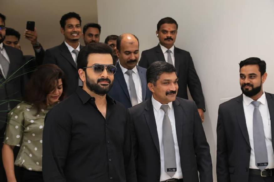 ഇനി പൃഥ്വിരാജിന്റെ യാത്ര പുത്തൻ പുതിയ റേഞ്ച് റോവറിൽ – News18 മലയാളം