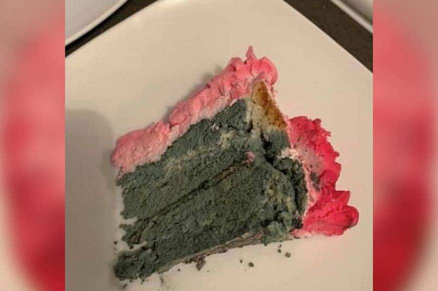 പിറന്നാളിന് വാങ്ങിക്കൊണ്ട് വന്ന കേക്ക് തുറന്നപ്പോൾ കണ്ട കാഴ്ചയിൽ ഞെട്ടി ...