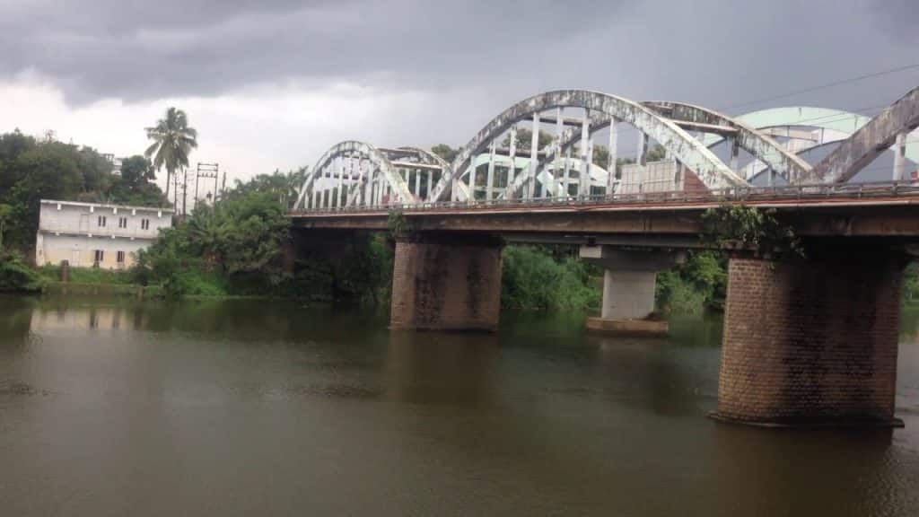 ചരിത്രം തുറന്ന പാലം വന്ന് കൊല്ലം എൺപതു കഴിഞ്ഞു; ആലുവാപ്പുഴ പിന്നെയും ...