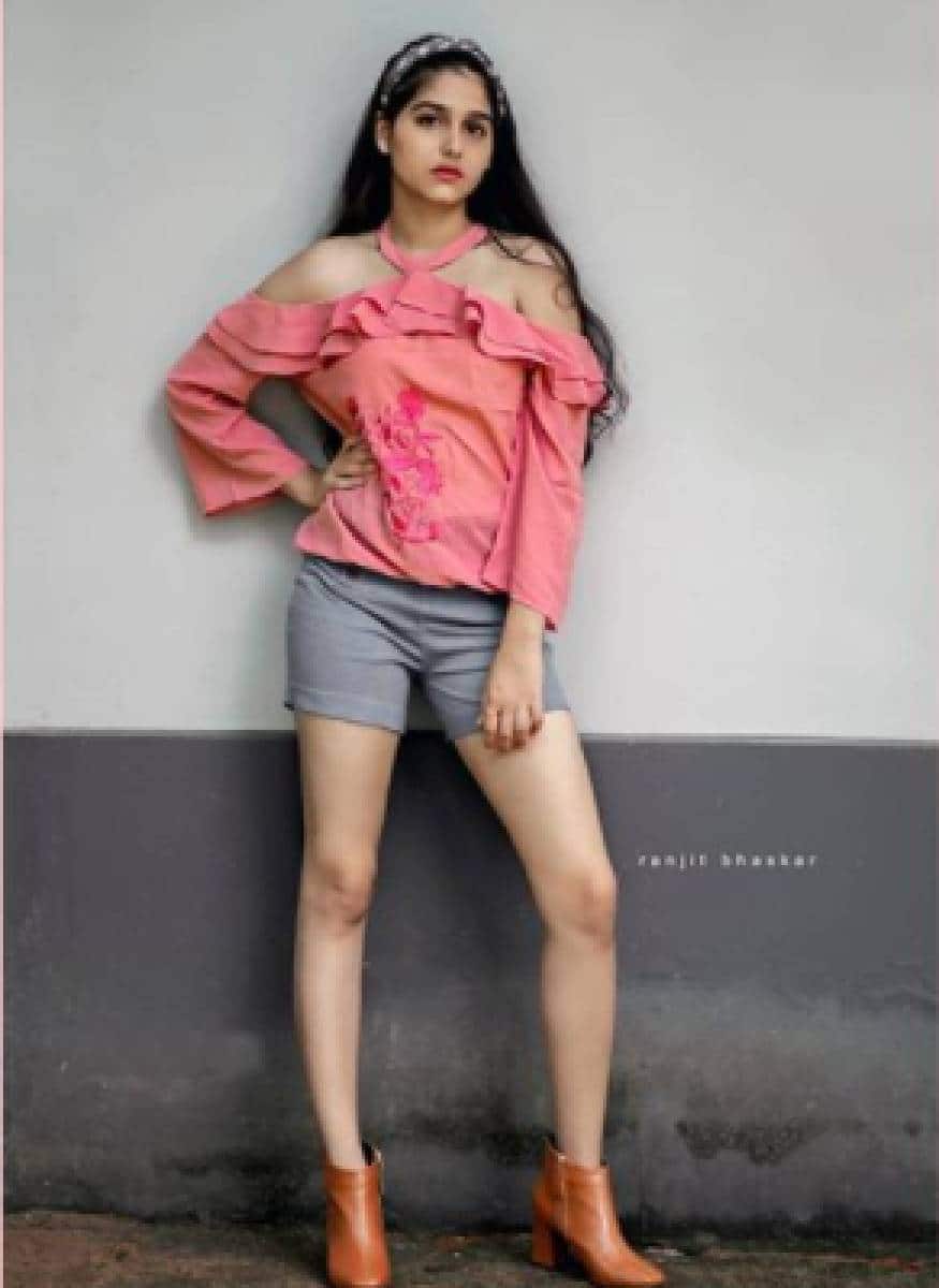 Anaswara Rajan | പകൽക്കിനാവുകളുടെ കൂട്ടുകാരി; പുതിയ ചിത്രവുമായി അനശ്വര ...