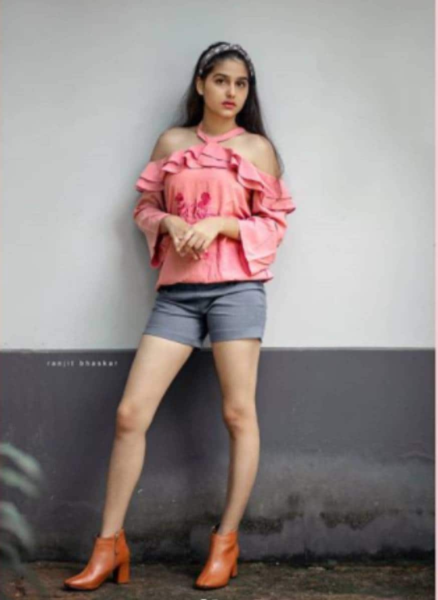 Anaswara Rajan | പകൽക്കിനാവുകളുടെ കൂട്ടുകാരി; പുതിയ ചിത്രവുമായി അനശ്വര ...