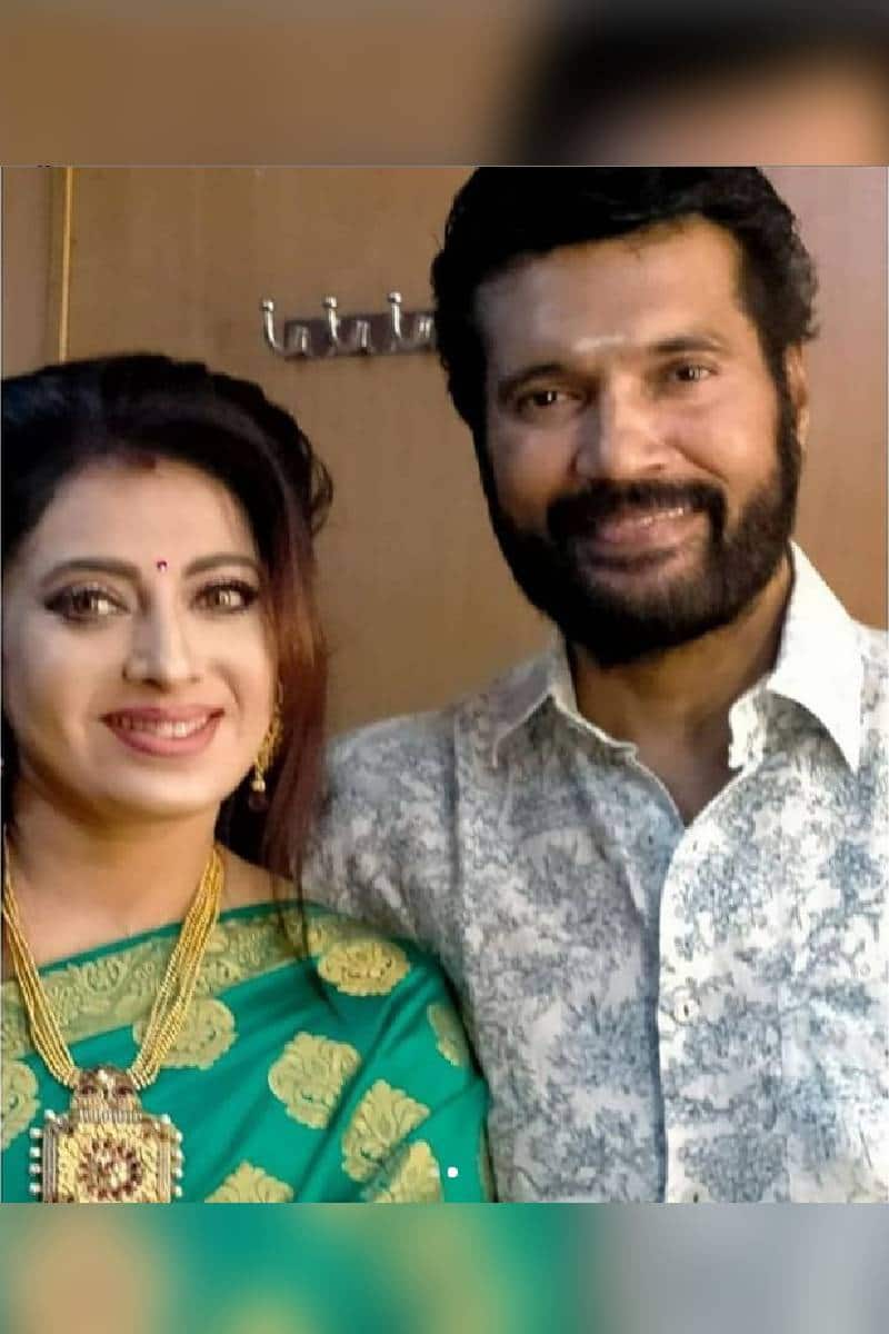 Priya Raman | അവർ വീണ്ടുമൊന്നിച്ചത് വർഷങ്ങൾക്ക് മുൻപ്? പ്രിയ രാമന്റെ ...