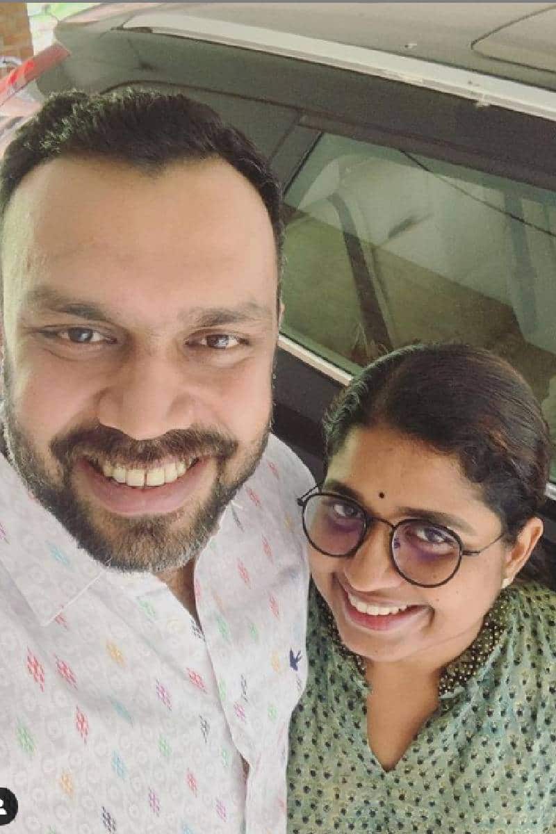 സിനിമാക്കാരനാ, പക്ഷെ പിറന്നാളിന് ഒരു ഫോട്ടോ എടുക്കാൻ വന്നാൽ ഇതാ അവസ്ഥ ...