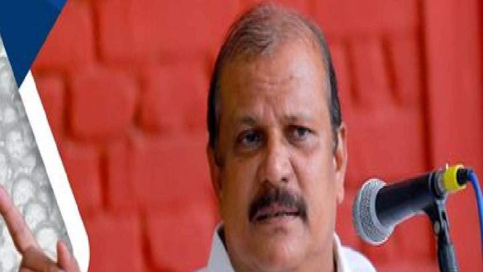 PC George | 'ഇത് പൊലീസല്ല, പിണറായിയുടെ ഊളന്മാര്‍; ആര് മൈന്‍ഡ് ...