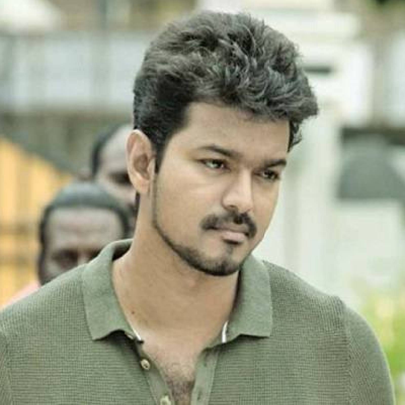 Vijay Six Pack In Thuppaki