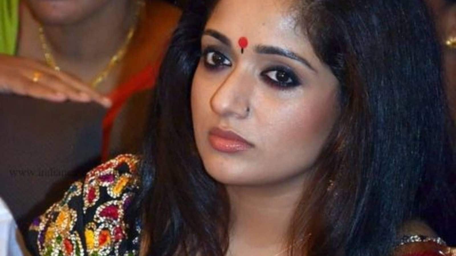 Actress Attack Case | ക്രൈംബ്രാഞ്ച് സംഘം ദിലീപിന്റെ വീട്ടിലെത്തി; കാവ്യാ മാധവനെ ചോദ്യം ...