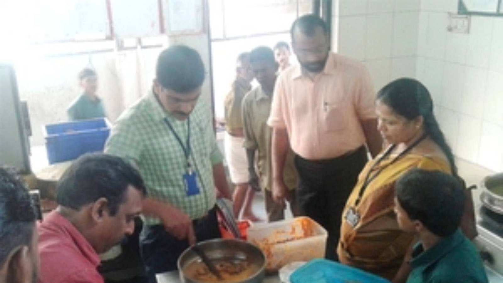 Food Safety Raid | 190 സ്ഥാപനങ്ങളില്‍ പരിശോധന; 16 കടകള്‍ക്കെതിരെ നടപടി ...