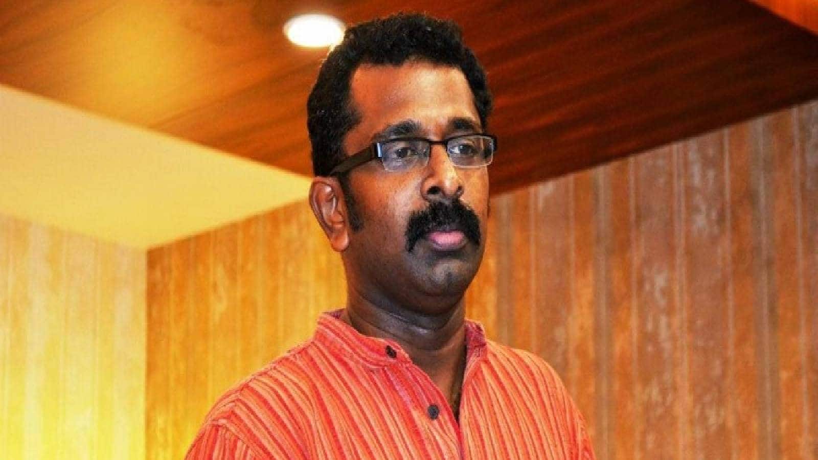 Sreejith Ravi| കുട്ടികൾക്ക് മുന്നിൽ നഗ്നതാപ്രദർശനം; ജാമ്യം തേടി നട ...