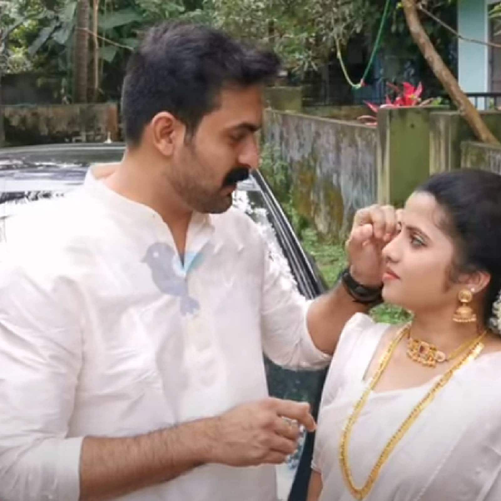 രജിസ്റ്റർ ഓഫീസിൽ ലളിത വിവാഹം; സീരിയൽ നടൻ റെയ്‌ജൻ രാജൻ വിവാഹിതനായി ...