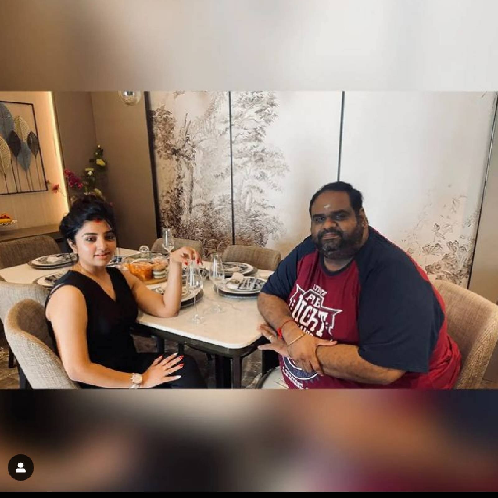 സന്തോഷത്തിന്റെ നാല് മാസങ്ങൾ; ഭർത്താവ് രവീന്ദറിനൊപ്പം പുത്തൻ വിശേഷവുമായി ...