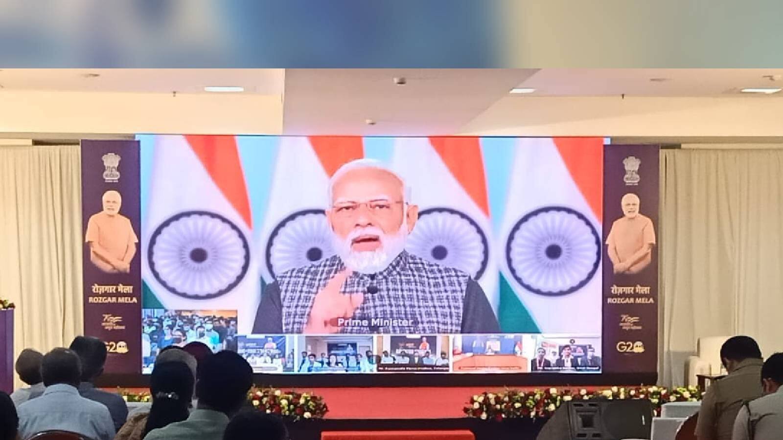 തിരുവനന്തപുരത്ത് റോസ് ഗാർ മേളയുടെ ഭാഗമായി ജോലി ലഭിച്ചവർക്കുള്ള നിയമന ...