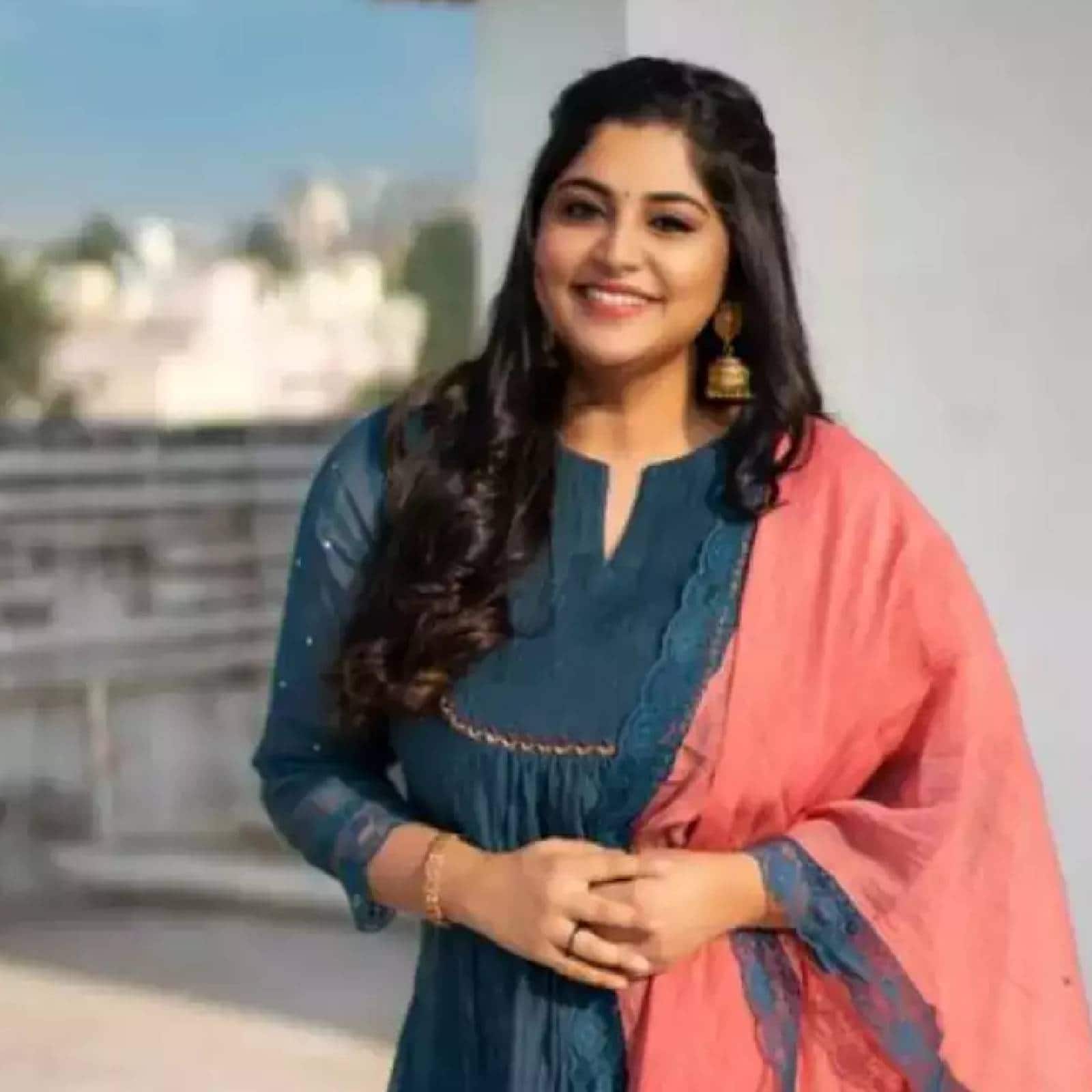 Manjima Mohan | എപ്പോഴാ ഒന്ന് പോയിത്തരുന്നത്? മഞ്ജിമയെ അലട്ടുന്ന ...