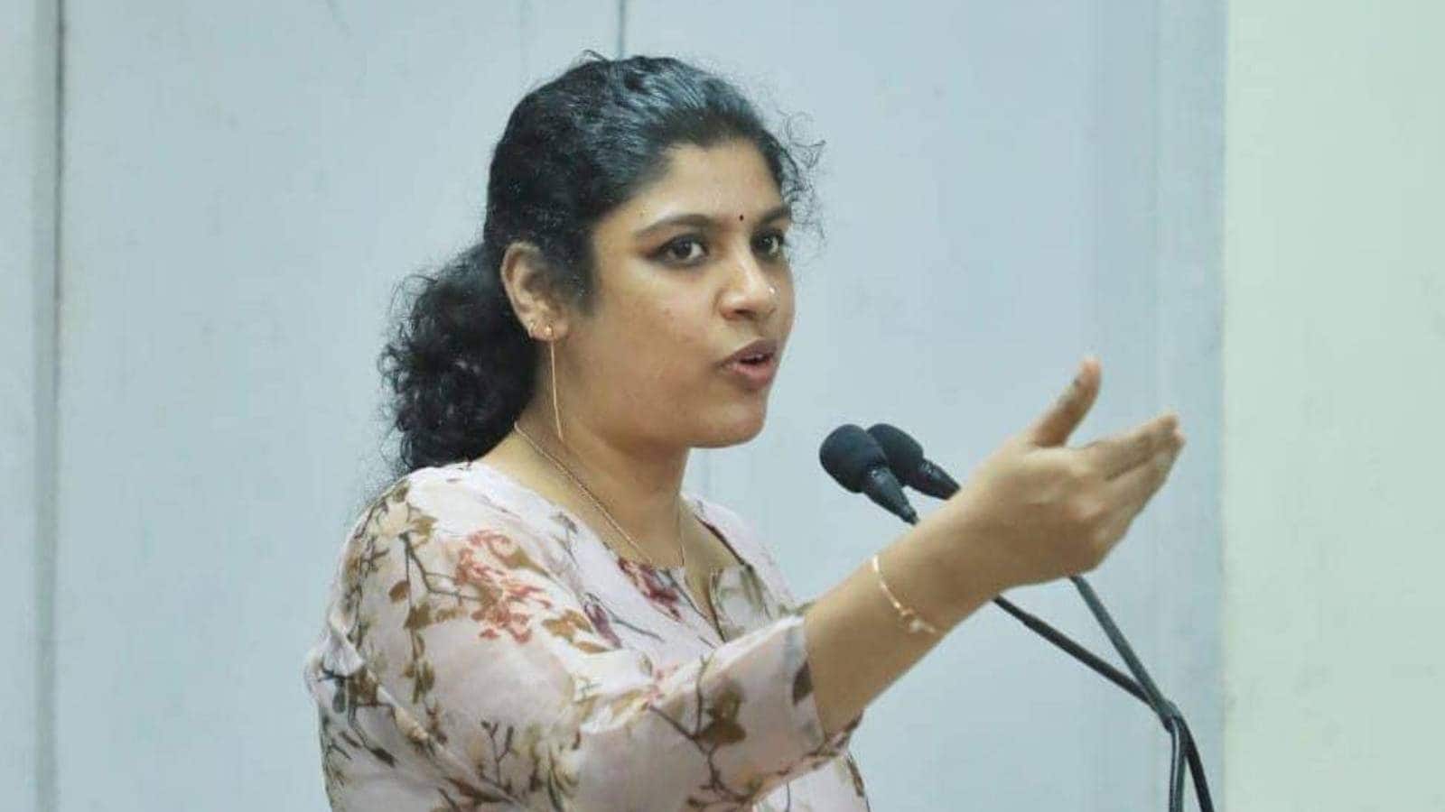 'ഒന്നര വർഷത്തിലേറെയായി ചിന്താ ജെറോമും അമ്മയും താമസിക്കുന്നത് ഏഴായിരം ...