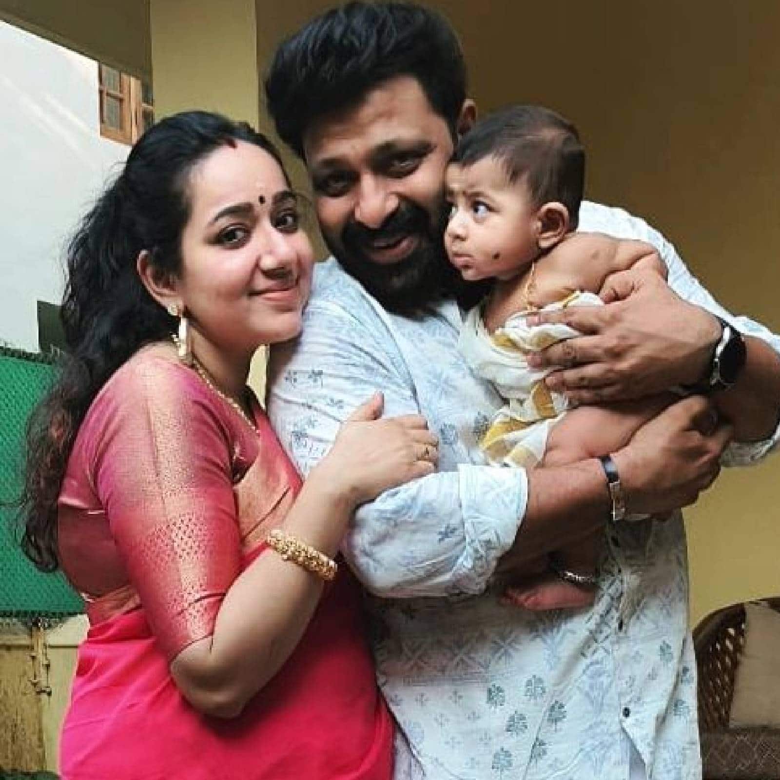 രണ്ടു വിശ്വാസങ്ങളിലെ മാതാപിതാക്കൾ മകന് നൽകിയ പേര്; ചന്ദ്രയും ടോഷും ...