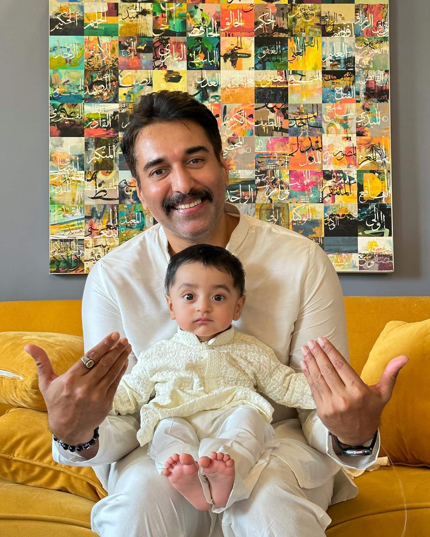 Actor Rahman | നടൻ റഹ്മാൻ അപ്പൂപ്പനായി; പേരക്കുട്ടിക്കൊപ്പം ആഘോഷ ...