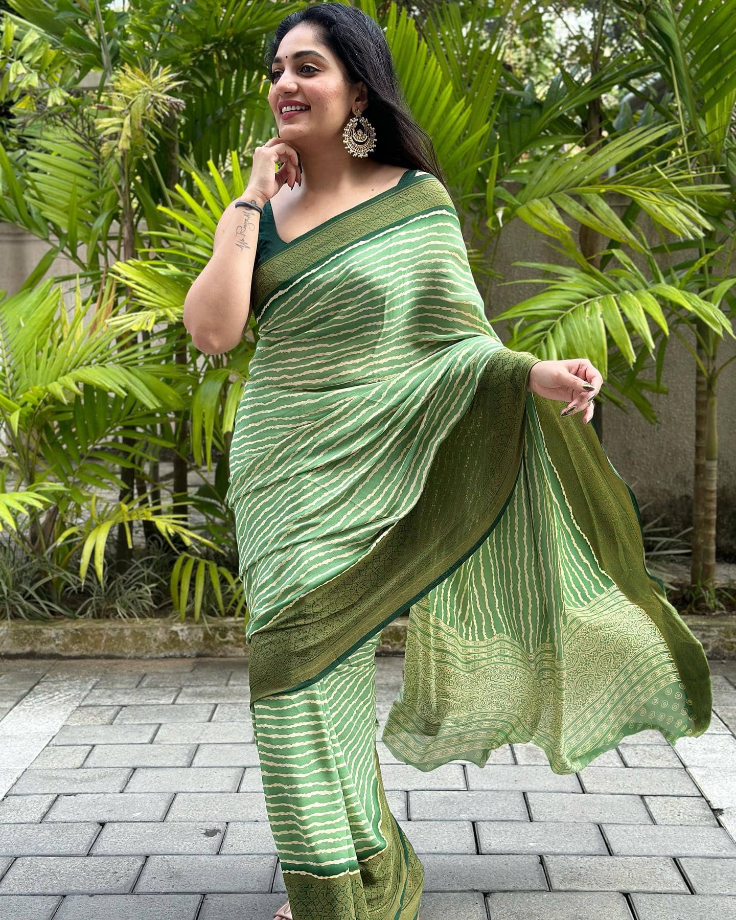 'നാണമില്ലേ, ഇത്രയും ആളുകൾ വിശന്ന് നോമ്പെടുത്തിരിക്കുമ്പോൾ ഭക്ഷണത്തിന്റെ ...