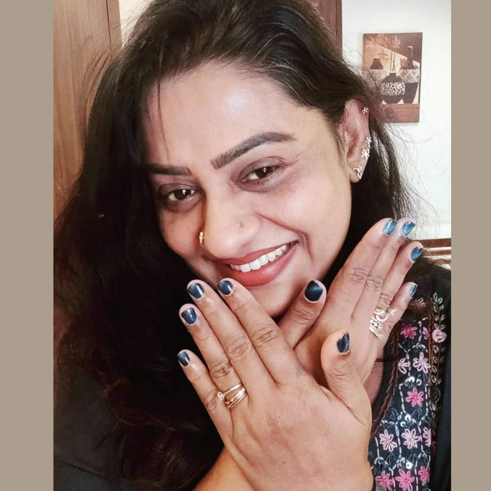 ബീനയുടെയും മനോജിന്റെയും 20 കൊല്ലത്തെ 'ദാമ്പത്യ മഹാകാവ്യം ...