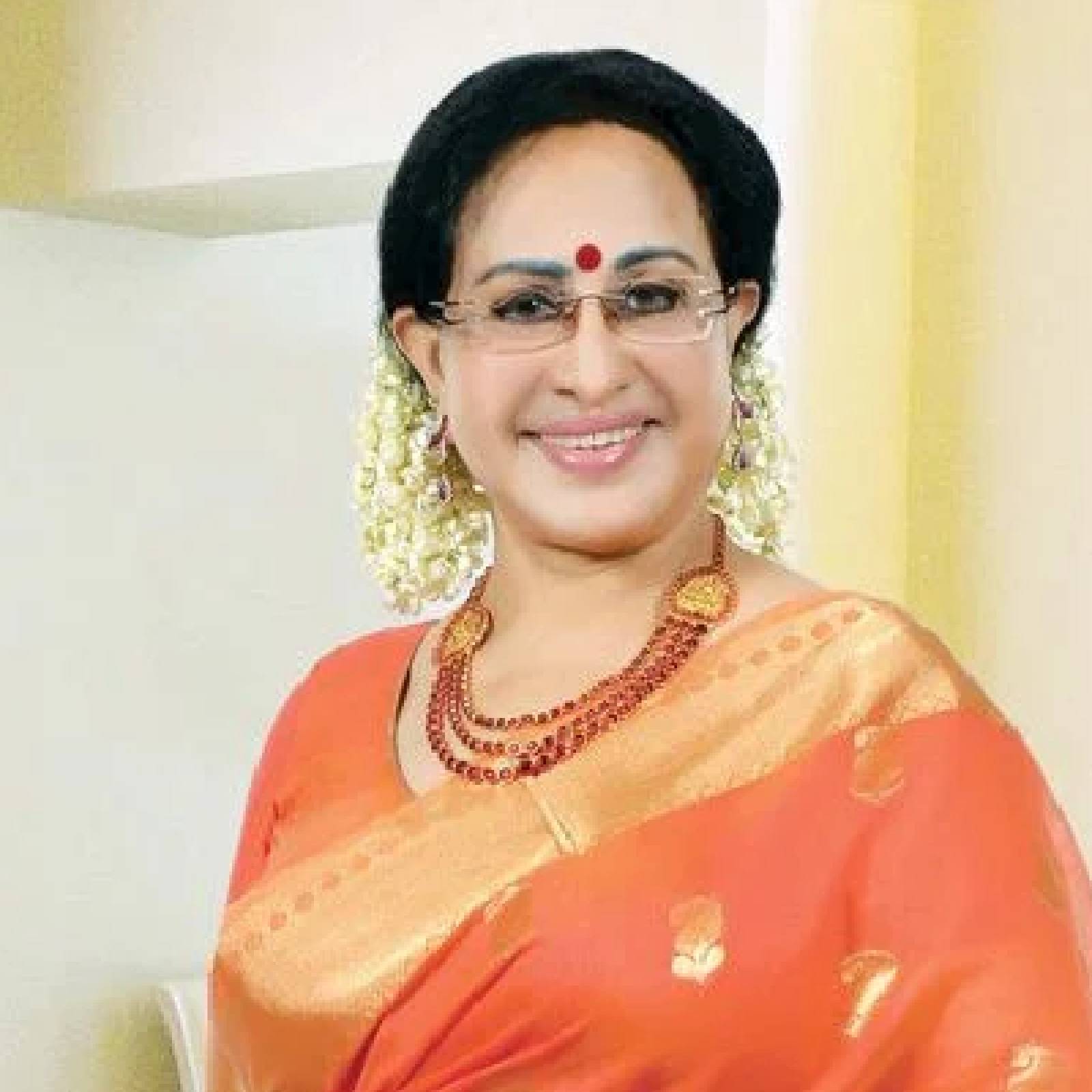 Actor Sheela | നടി ഷീല കുറിയേടത്ത് താത്രിക്കുട്ടിയുടെ കൊച്ചുമകളുടെ മകളോ ...