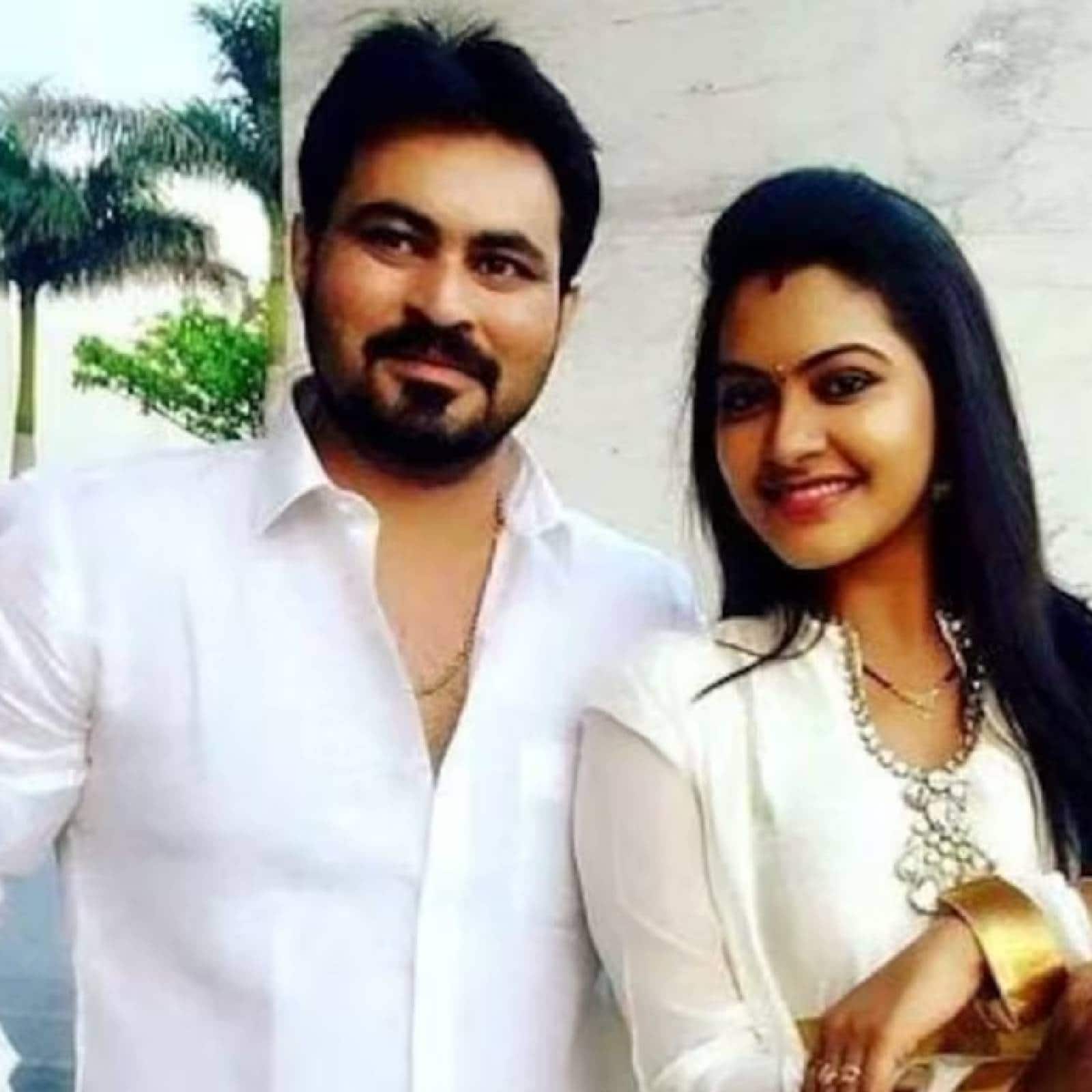 സീരിയലിൽ മൊട്ടിട്ട പ്രണയം; അർധരാത്രിയിൽ ഭർത്താവിനെതിരെ പോലീസ് ...