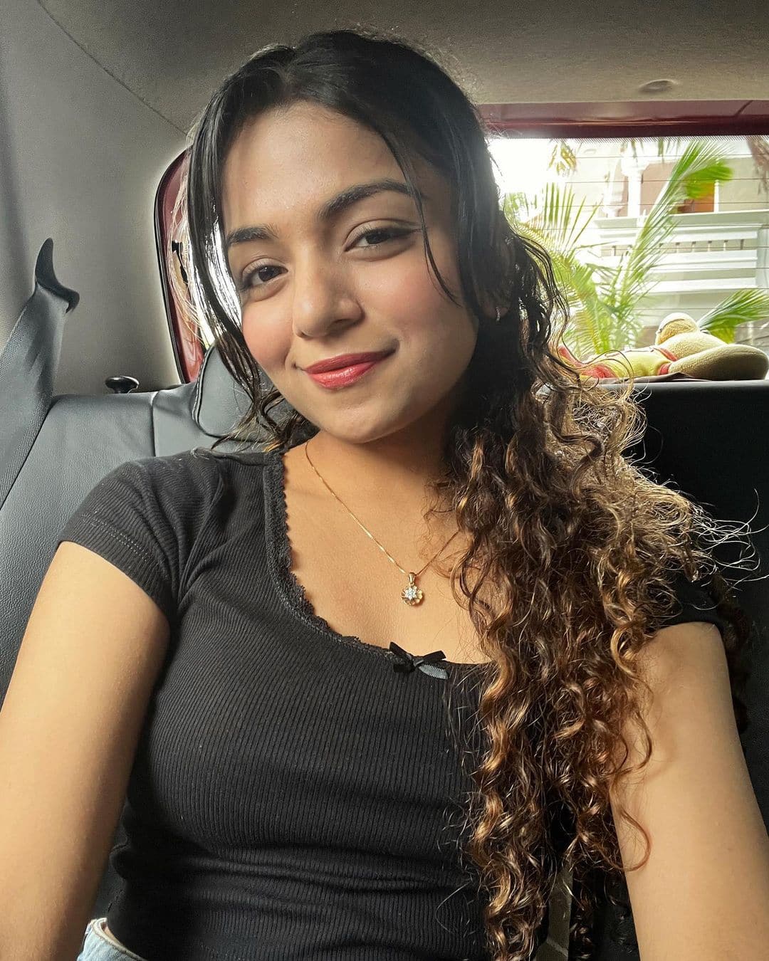 Hansika Krishna | വിശ്വസിക്കാനാവുന്നില്ല, എല്ലാം ഇന്നലെ കഴിഞ്ഞെന്ന പോലെ; പുത്തൻ തുടക്കവുമായി ഹ ...