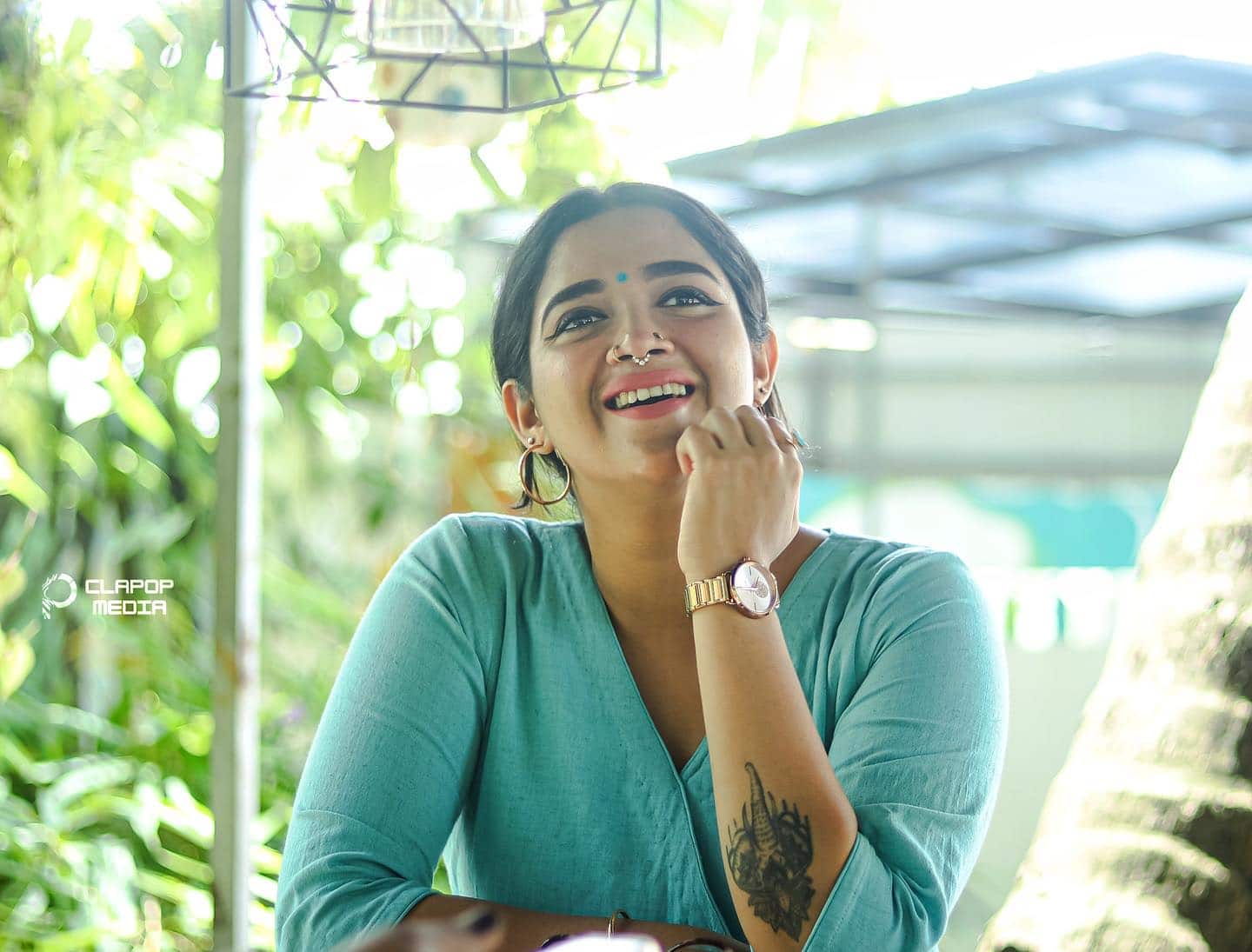 Abhirami Suresh | ഇതെന്തെന്നു പറഞ്ഞാട്ടെ; അഭിരാമി സുരേഷിന്റെ കഫെയിൽ പുതിയ പൊളി സാനം ലോഡിംഗ് ...