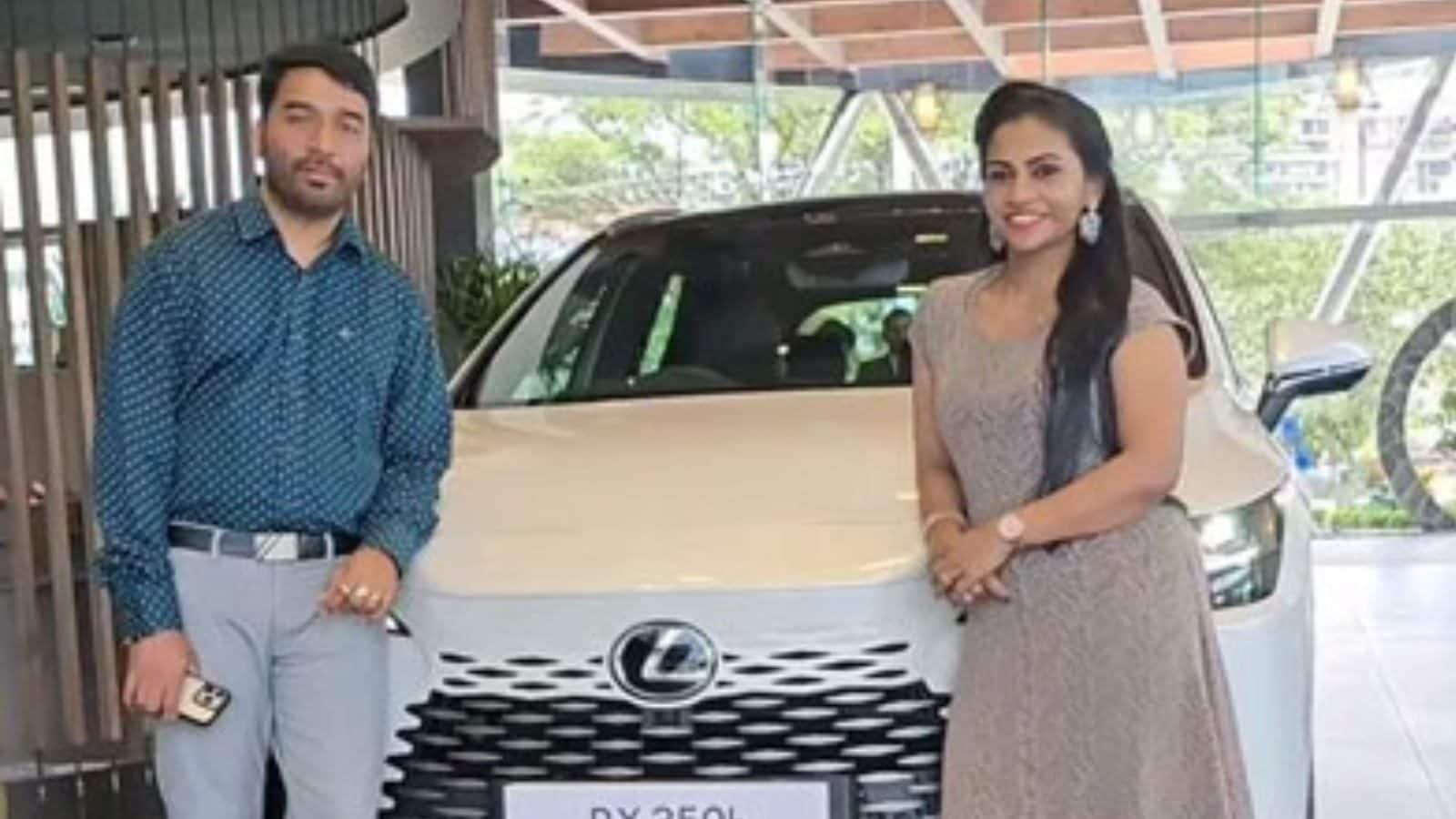 Youtuber Anuraj Preena owns a Lexus RX 350h SUV | യൂട്യൂബർ ദമ്പതികൾ സ്വന്തമാക്കിയ ആഡംബര കാ ...