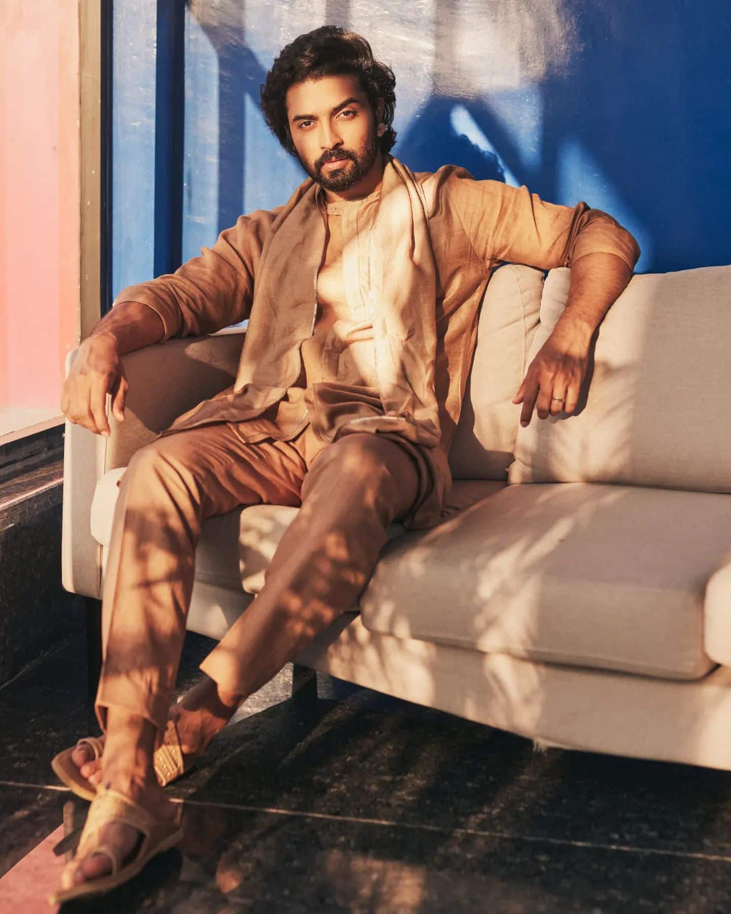 ഇങ്ങനെയും ആളു മാറിപോകുമോ! മലയാളി പ്രേക്ഷകർക്ക് ഈ നായകനെ കണ്ടിട്ട് പരിചയം വല്ലതും തോന്നുന്നുണ്ടോ ...