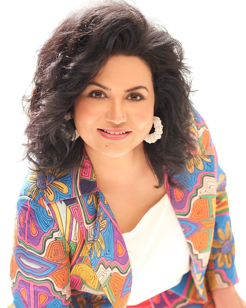 അടിമുടി മാറി ഷീലു എബ്രഹാമിന്‍റെ മേക്കോവര്‍; ചിത്രങ്ങള്‍ക്ക് പിന്നില് ...