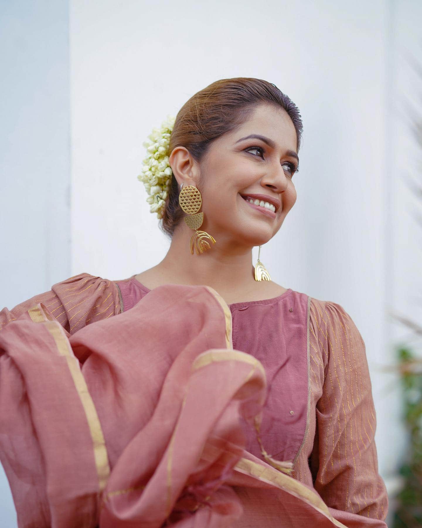 Ranjini Haridas | അഞ്ചു ദിവസമായി മുഖത്ത് നിന്നും മാറാത്ത പാടുകളുമായി ...