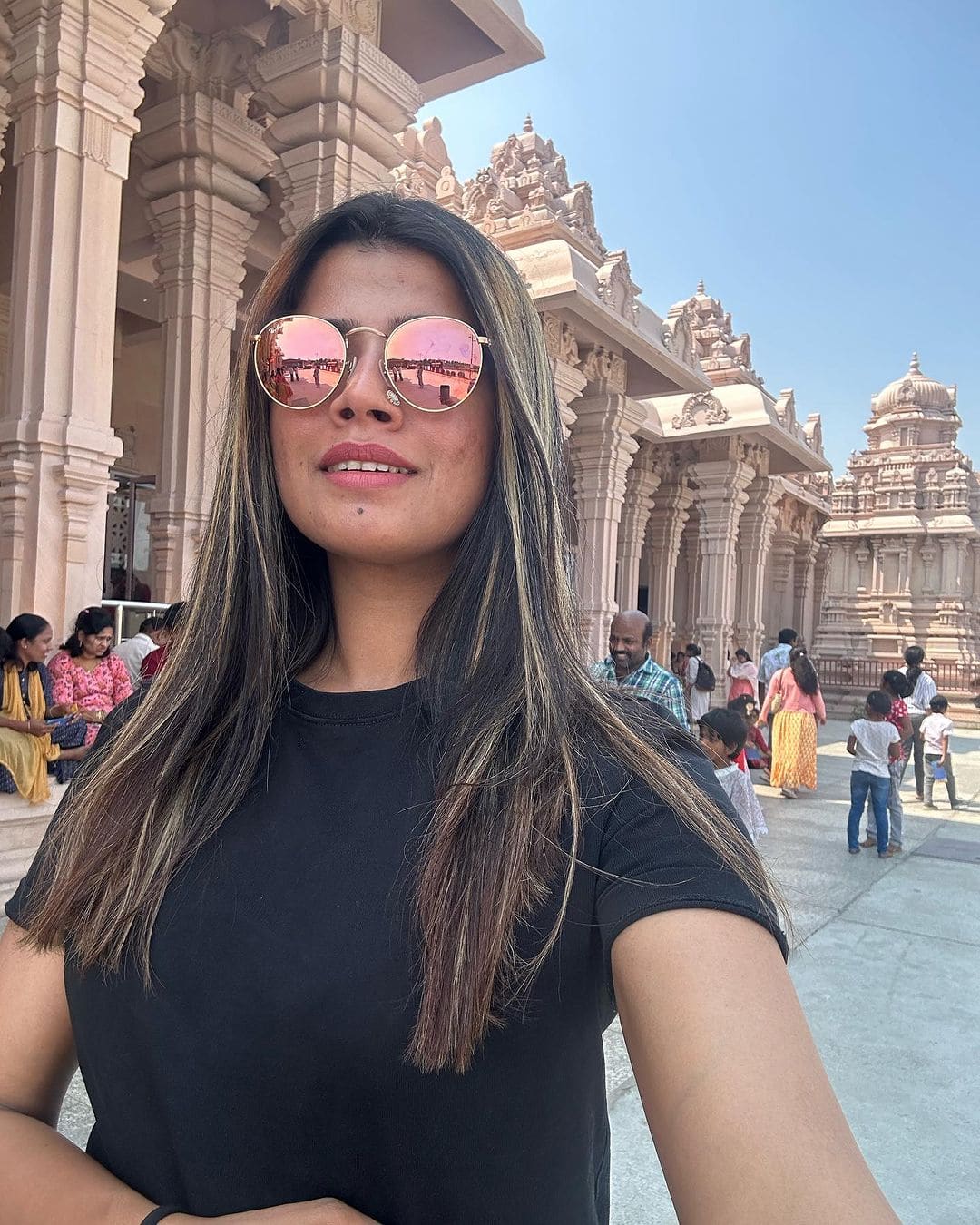 Amrutha Suresh | 'ഇനിയിപ്പോ സന്യാസമാ നല്ലത്'; മോഡേൺ ലുക്കിൽ ആത്മീയ ...