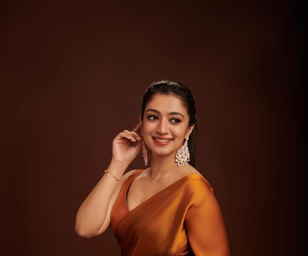 Nithya Mammen | പാട്ടുപോലെ എത്ര സുന്ദരം ! ഗായിക നിത്യാ മാമന്‍റെ ...