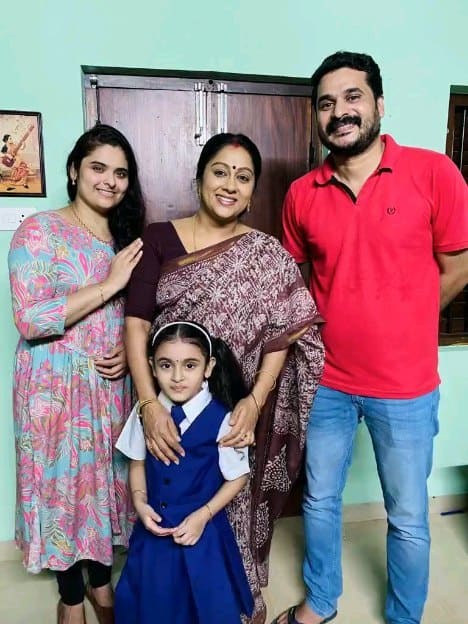 ബാലതാരമായി വന്ന് നായികയായ അമ്മയുടെ മകൾ സീരിയലിൽ അരങ്ങേറ്റം കുറിക്കുന്നു; ഇനി സാന്ത്വനത്തിലെ ...