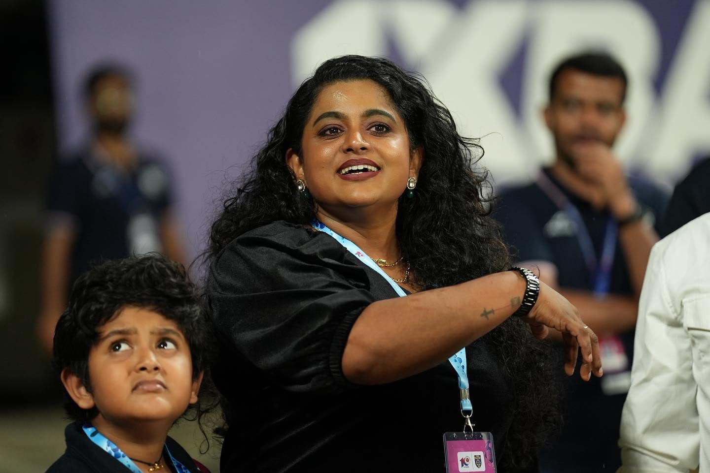 'ഇതെപ്പോൾ സംഭവിച്ചു, ആരും ഒന്നും അറിഞ്ഞില്ലല്ലോ?'; കല്യാണ വേഷത്തില് ...