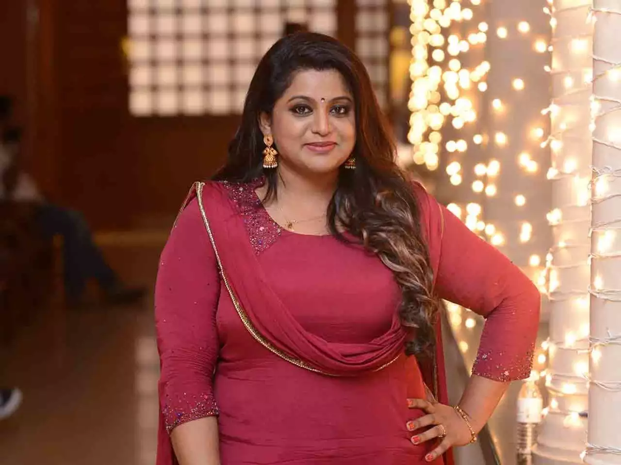 'ഇതെപ്പോൾ സംഭവിച്ചു, ആരും ഒന്നും അറിഞ്ഞില്ലല്ലോ?'; കല്യാണ വേഷത്തില് ...