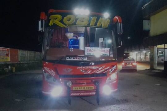 Robin Bus | റോബിൻ ബസ് കഥ തുടരുന്നു; വീണ്ടും സർവീസ് തുടങ്ങി; രണ്ടു ...