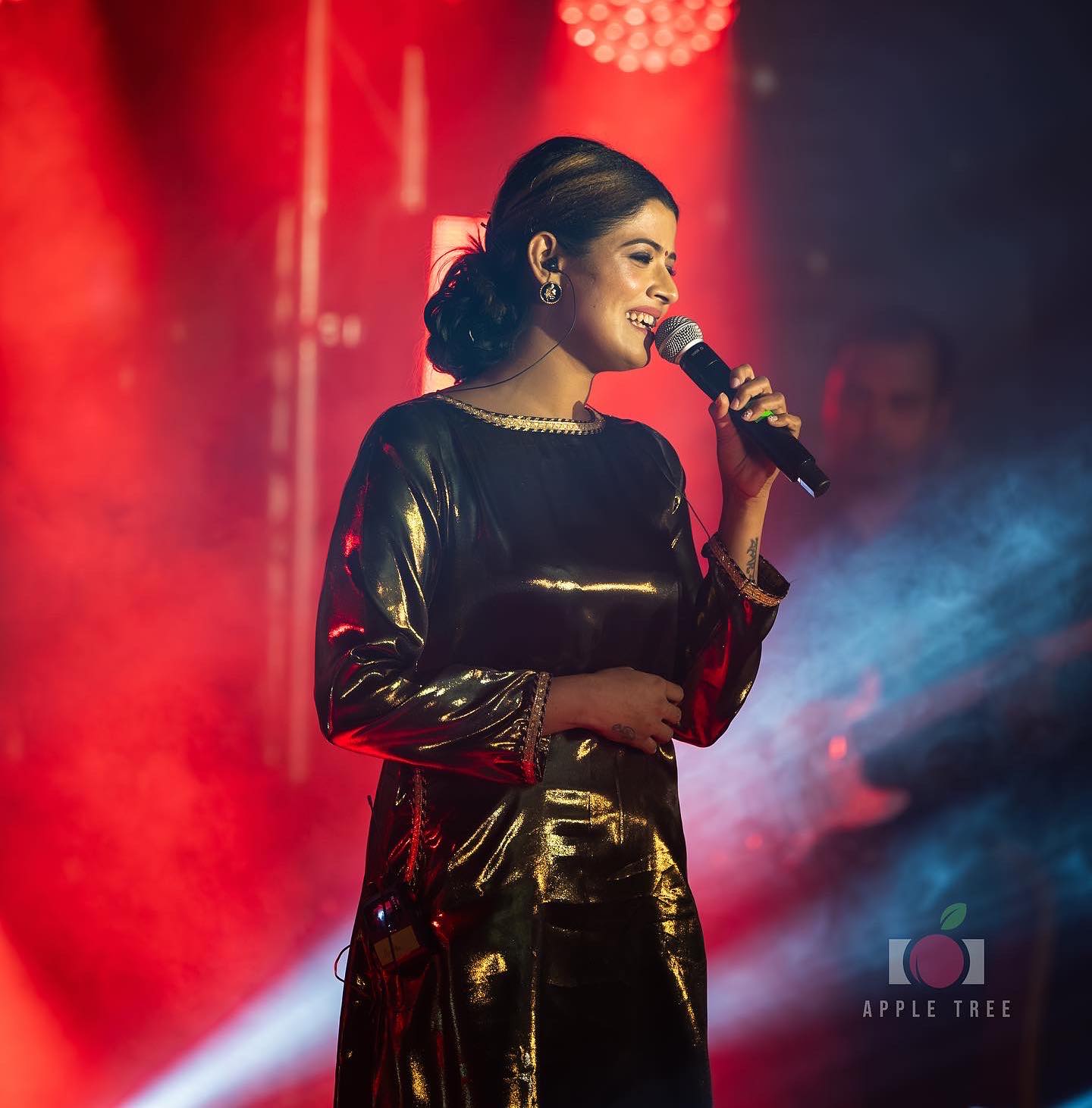 Amrutha Suresh | തിരുമ്പി വന്തിട്ടേൻ; പുതുവർഷത്തിൽ ഗംഭീര ...