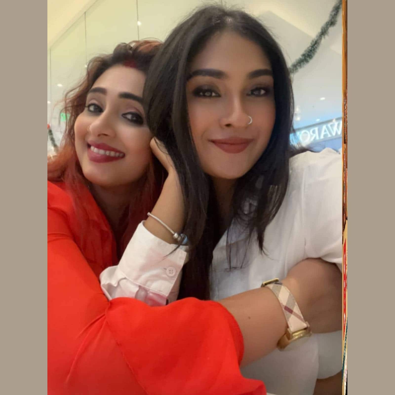 Kunjatta | ചേച്ചി എന്നല്ലേ തോന്നൂ! കുഞ്ഞാറ്റയെ ചേർത്തുപിടിച്ച് കുന്നോളം സ്നേഹം നൽകുന്ന അമ്മ ...