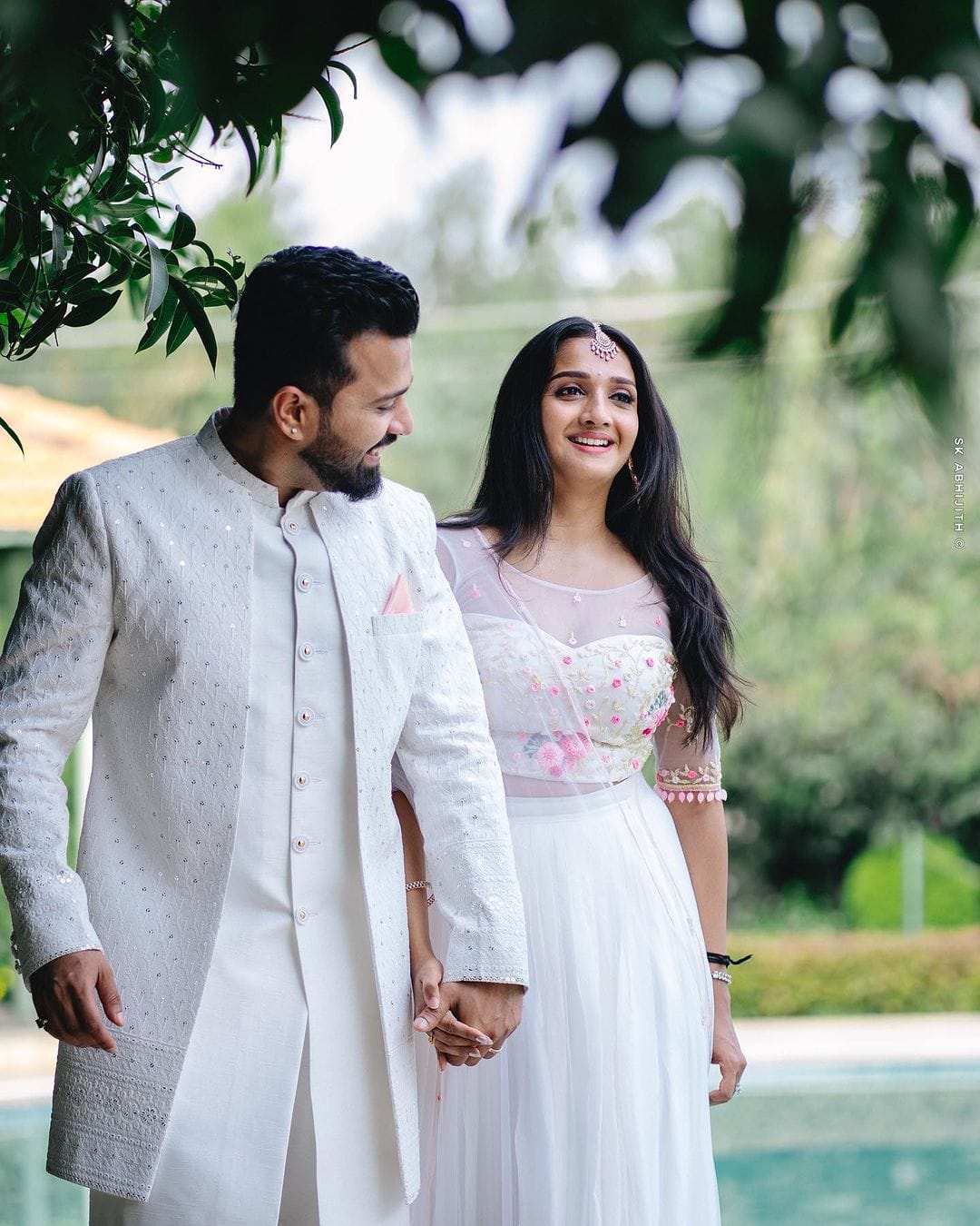 Surabhi Santosh | മലയാളി പെണ്ണിനെ ബോളിവുഡ് ചെക്കൻ താലികെട്ടി; നടി സുരഭി ...