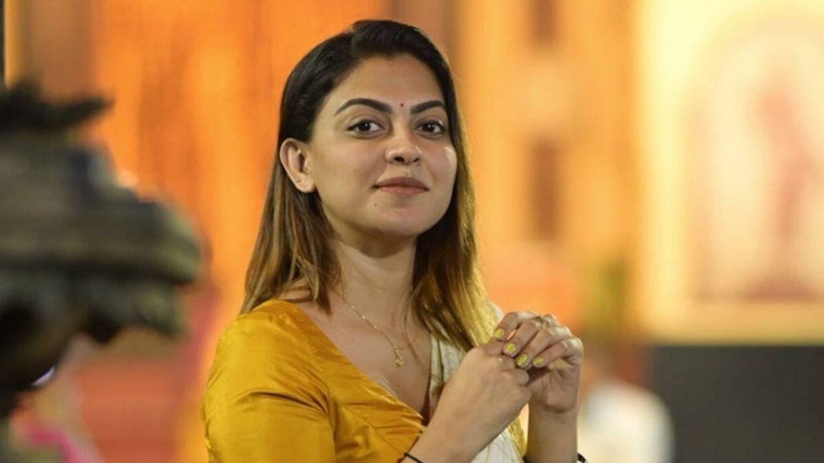 വിവാഹം ഉടനുണ്ടോ? സോഷ്യൽ മീഡിയയിലെ ഗോസിപ്പുകളെക്കുറിച്ച് അനുശ്രീ ...