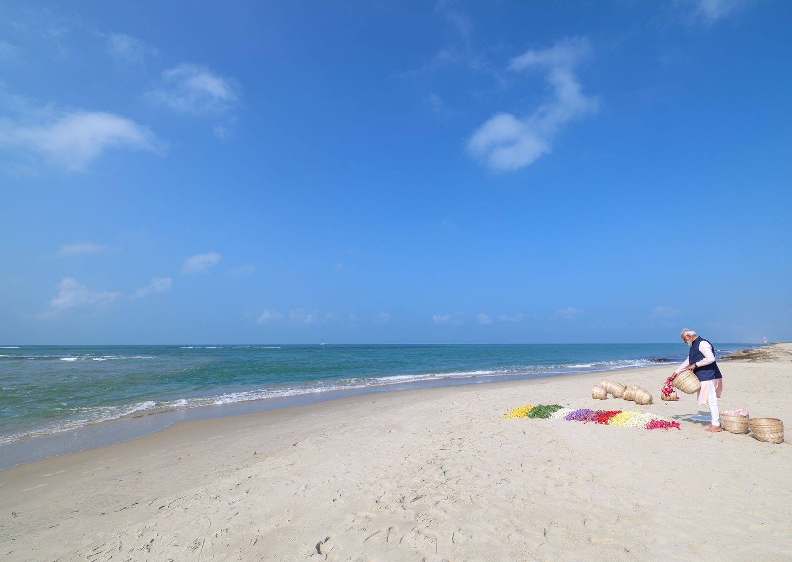 രാമസേതു സ്മരണയില്‍ പ്രാര്‍ത്ഥനാനിരതനായി പ്രധാനമന്ത്രി ധനുഷ്കോടിയില് ...