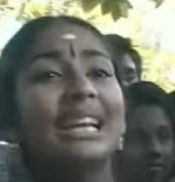 നവ്യ നായർ പൊട്ടിക്കരയുന്ന വീഡിയോ കുത്തിപ്പൊക്കി കലോത്സവകാലത്തെ മാറ്റമില്ലാത്ത ആചാരം Navya