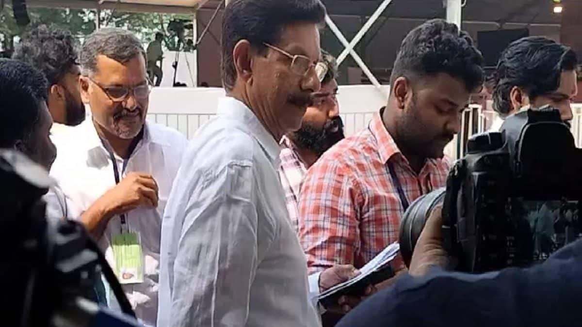 കൈവെട്ട് കേസിൽ ഒന്നാം പ്രതി സവാദിനെ പ്രൊഫ. ടി ജെ ജോസഫ് തിരിച്ചറിഞ്ഞു ...