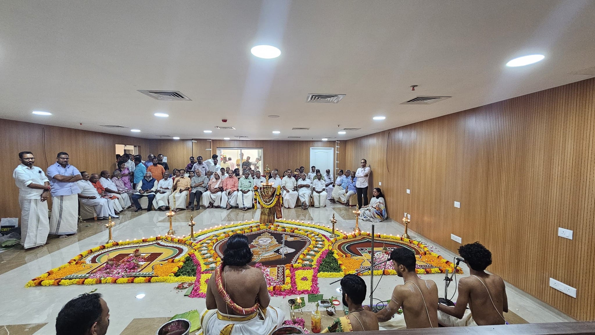 bjp kerala office: ഉള്ളിൽ താമരക്കുളം; എല്ലാ മുറികളിലും കാറ്റും ...