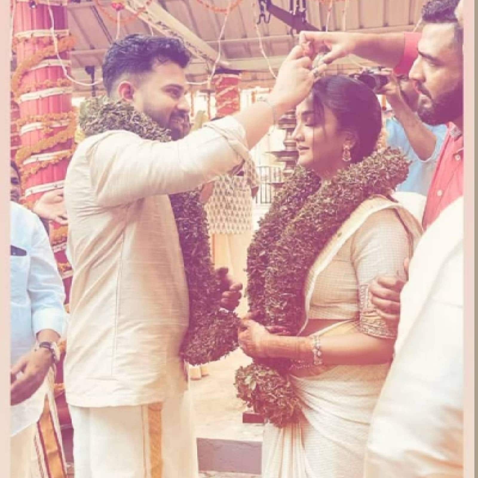 Surabhi Santosh | മലയാളി പെണ്ണിനെ ബോളിവുഡ് ചെക്കൻ താലികെട്ടി; നടി സുരഭി ...