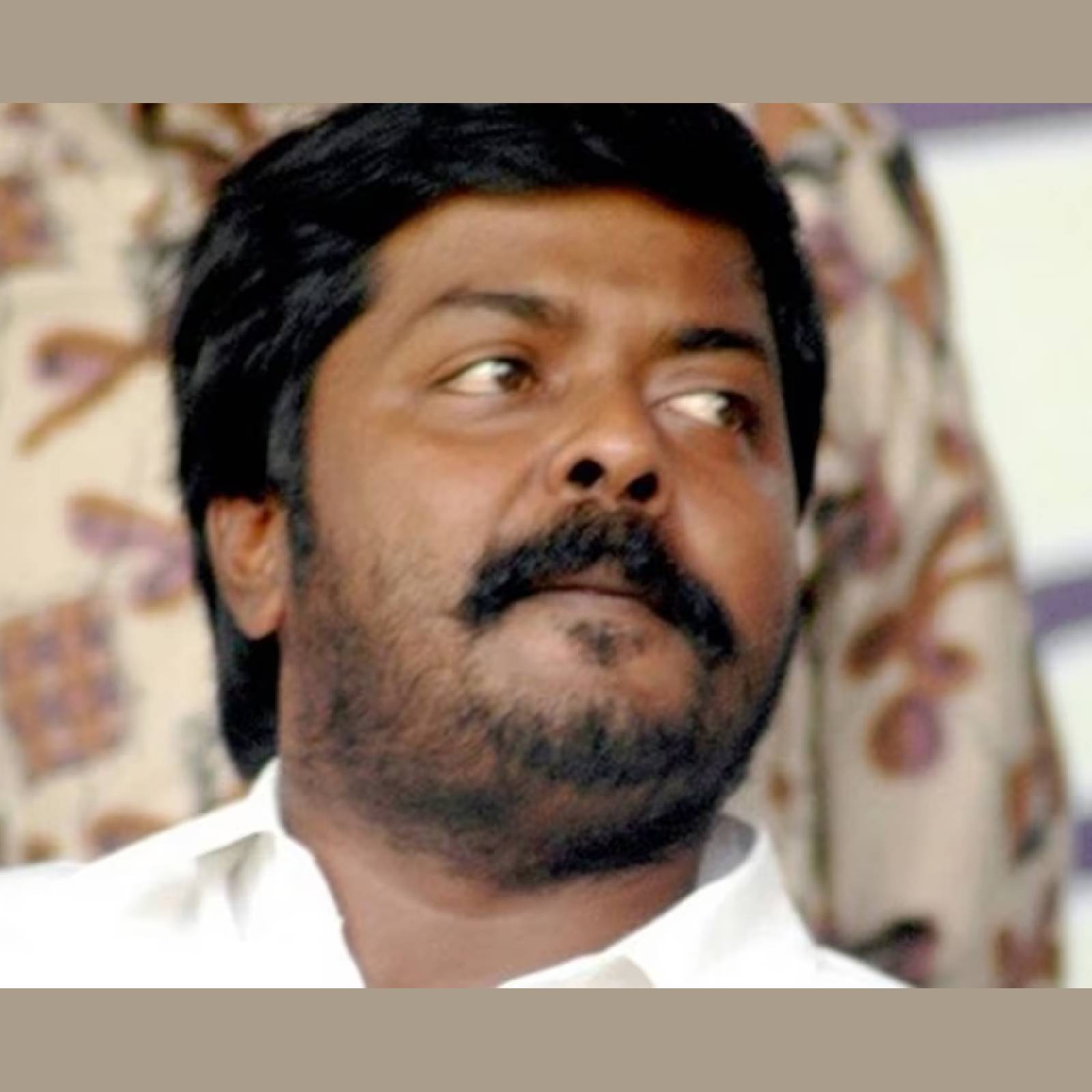 പ്രേക്ഷക പ്രിയനായ അച്ഛന്റെ മരണശേഷം മറഞ്ഞു നിന്ന മകൾ; കാവ്യയുടെ ചിത്രങ്ങ ...